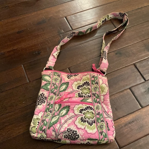 Vera Bradley | Bags | Vera Bradley Pink And Green Floral Crossbody Bag ...